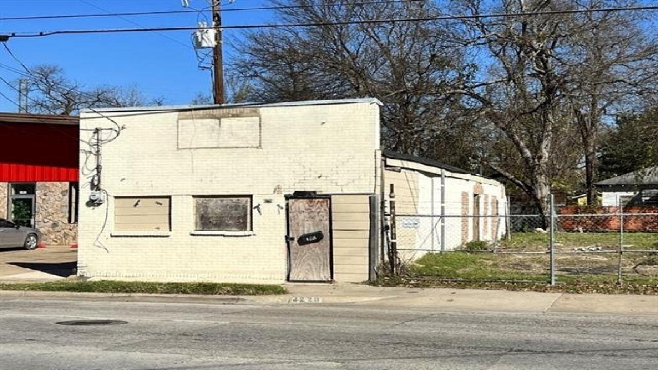 4228 S 2nd Avenue, Dallas, TX Presented by BLUE LAYNE. - YouTube