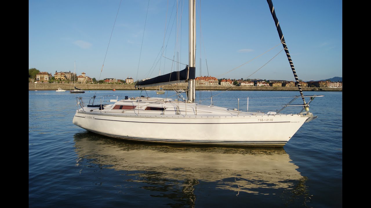 39.000€ Sailing Yacht Tour: 1989 Jeanneau Sun Rise 35 - YouTube