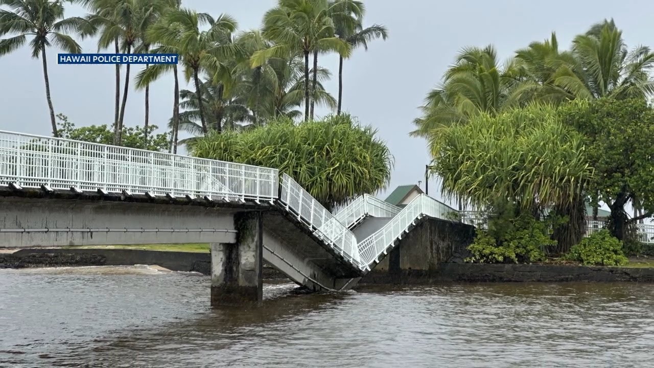 Hawaii's Mokuola bridge collapse causes island access issues - YouTube