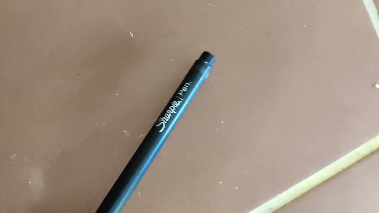 1 second of pen tapping (SATISFYING!!!) - YouTube