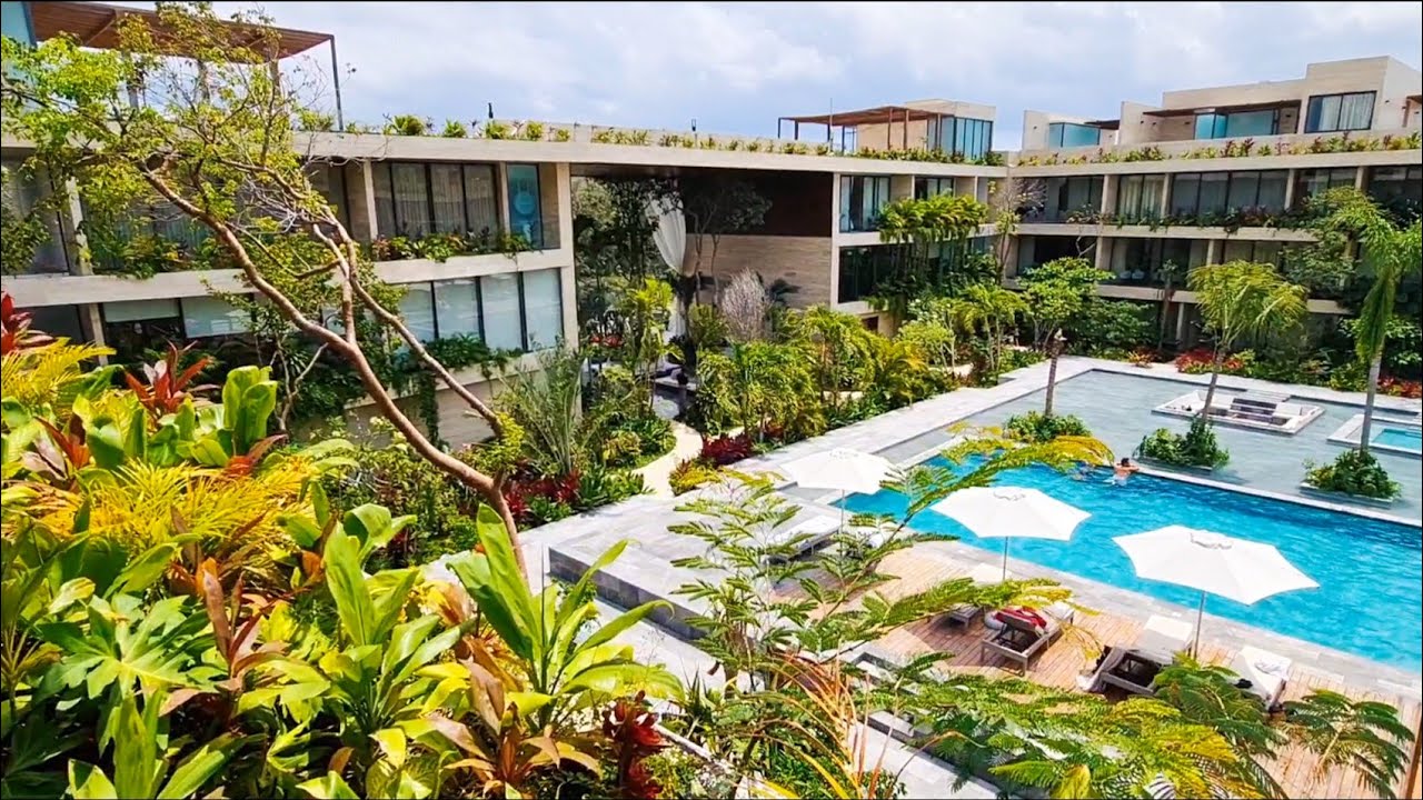 Mistiq Tulum along Kukulkan Ave that takes you to the Beach - YouTube