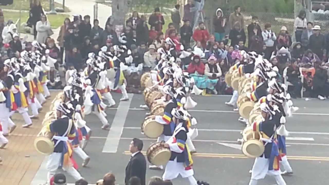 2013 Rose Parade - Pava World Korean traditional band - YouTube