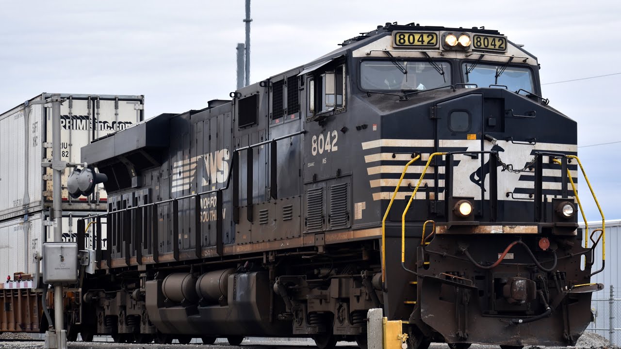 3-9-23: NS 224 at New Baden IL - YouTube