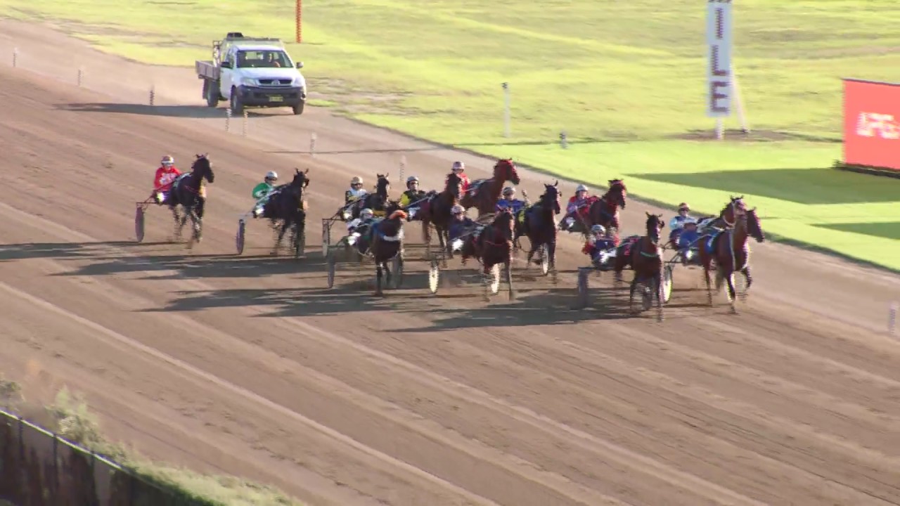 TABCORP PK MENANGLE - 07/01/2017 - Race 1 - CORDINA CHICKEN FARMS PACE ...