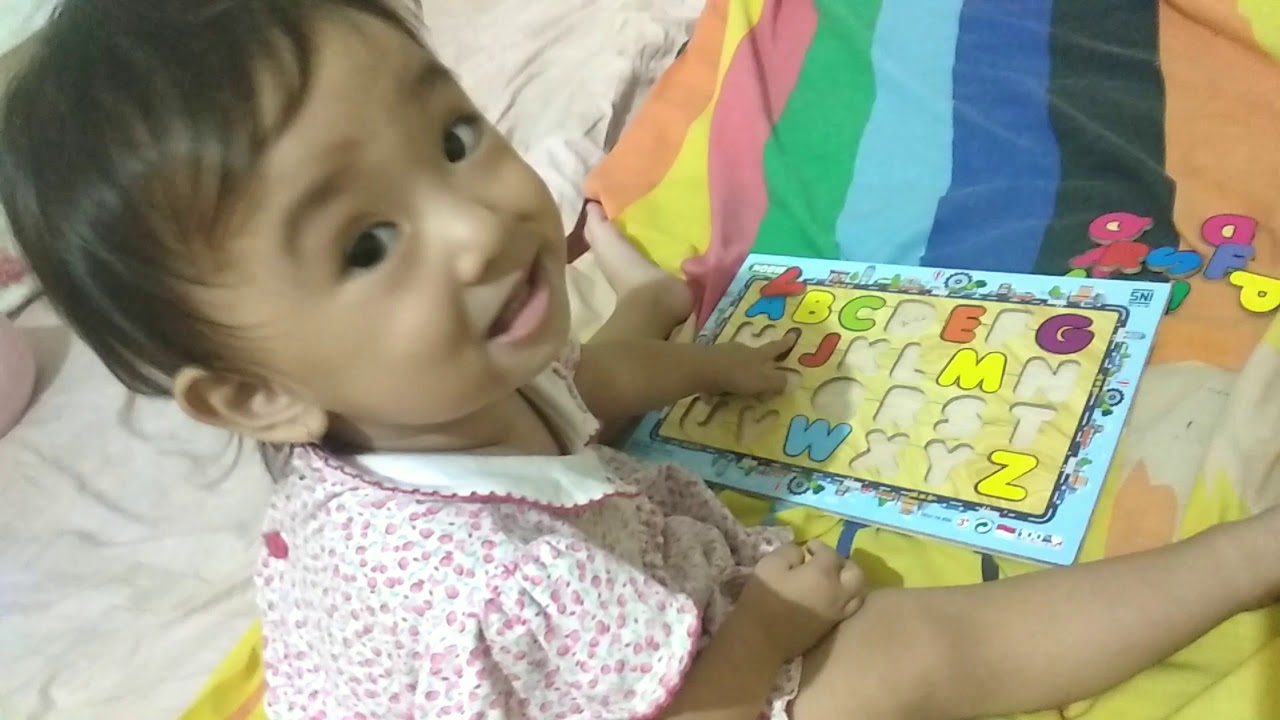 Smart Baby Finish an Alphabet Puzzle Game ( 20 months old ) - YouTube