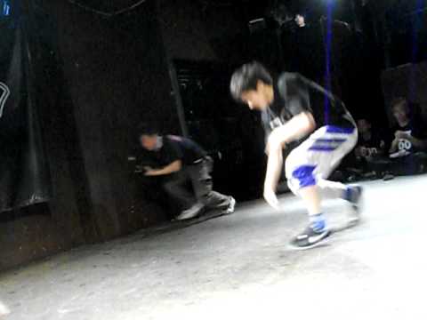 B-GIRL SHIE-CHAN VS B-BOY SKIM - TOP 8 BE.B-BOY - YouTube