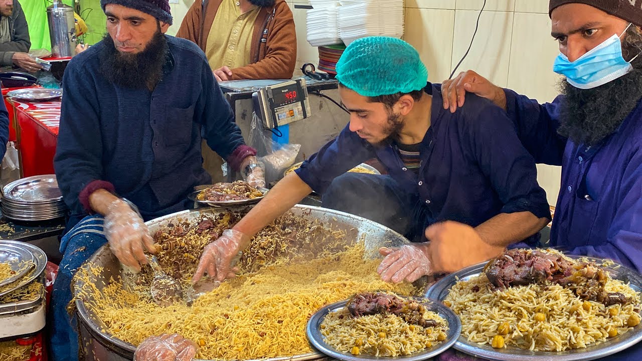 PESHAWARI CHAWAL | Pakistan Special Channa Mewa Pulao - Shoba Bazar ...