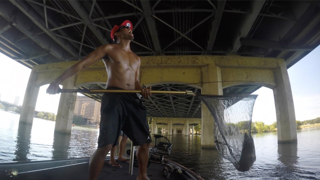 Joey PB Largemouth on the Hinkle Shad Glide Bait - YouTube