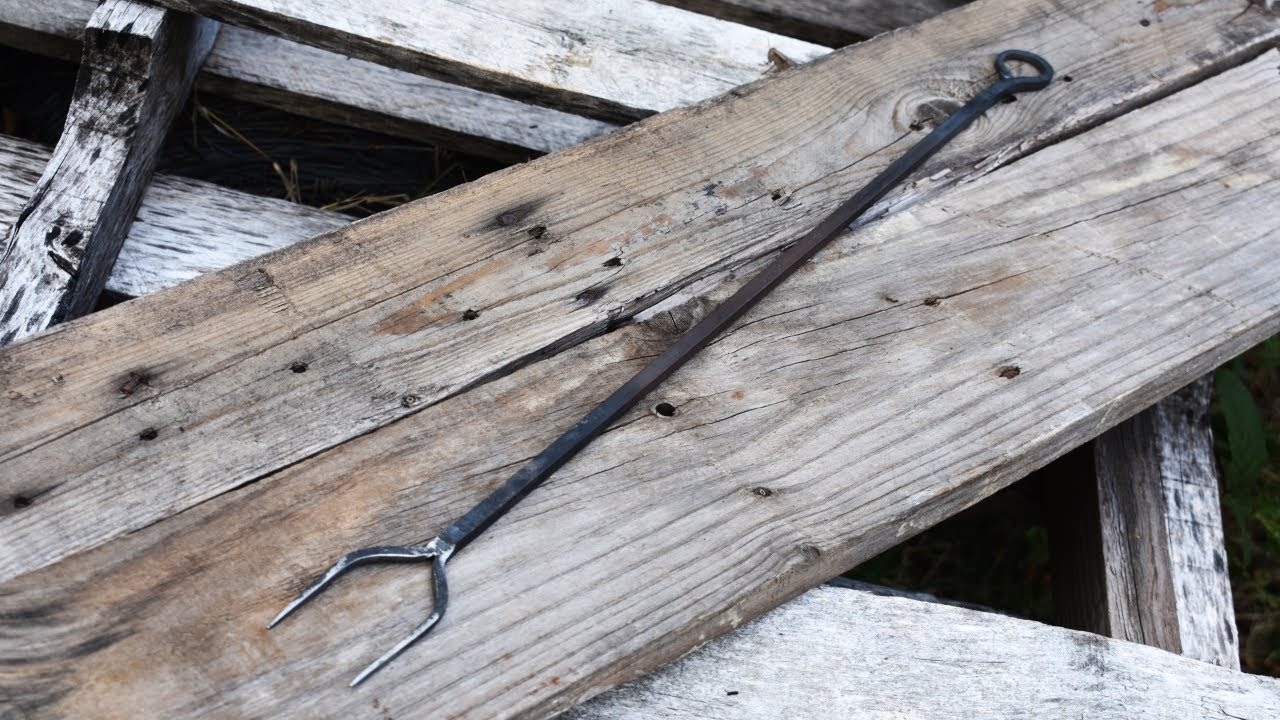 Blacksmithing for beginners: Forging a hot dog fork - YouTube