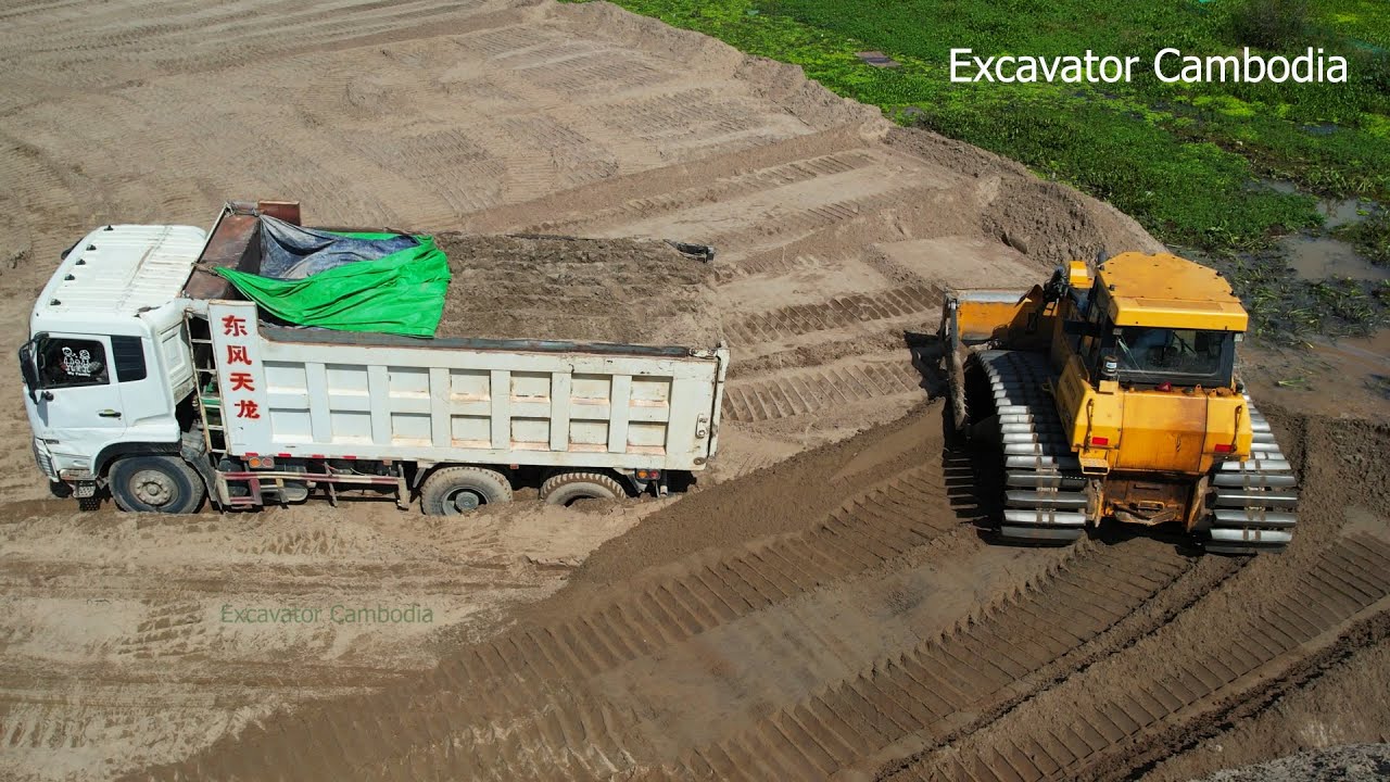Special Activity Technique Operator Bulldozer Moving Sand - Bulldozer ...