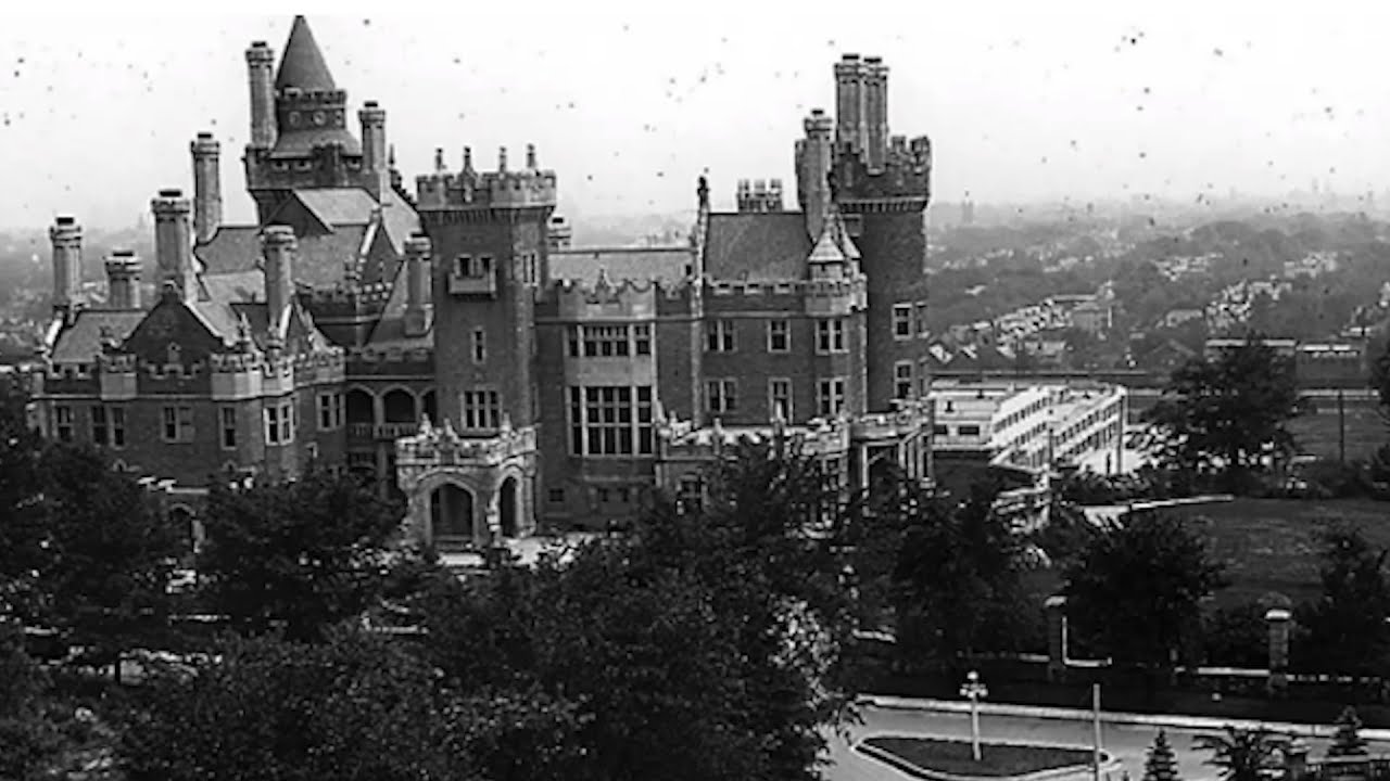 This is the history of Casa Loma in Toronto - YouTube