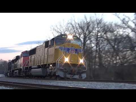 UP SD70M 4601 w/ Nice K3HA + Original CSX SD70MAC Leads CSX K402-23 on 2/24/21 - YouTube