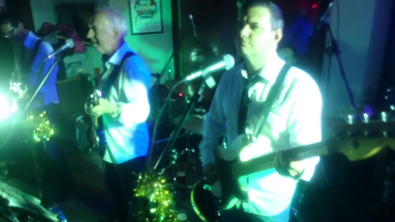 Macca live @ the White Hart Newmarket - YouTube