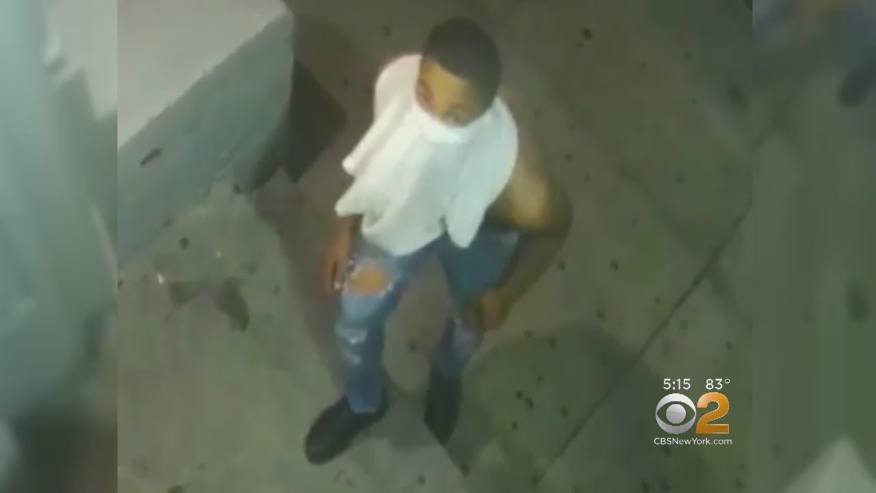 Watch: Masked Mugger Attacks Williamsburg Woman - YouTube