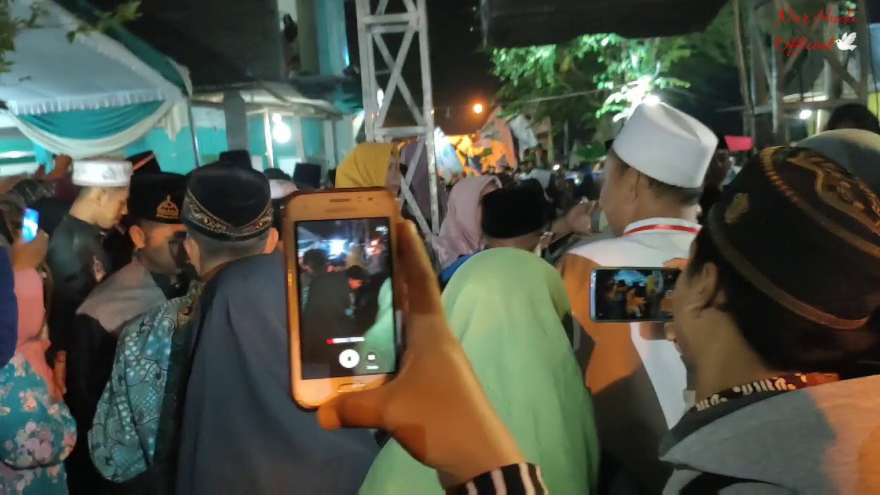 Gus Ahkam Tersenyum di Sambut Syubban Lovers Nusantara | DESA LAMONGAN ...