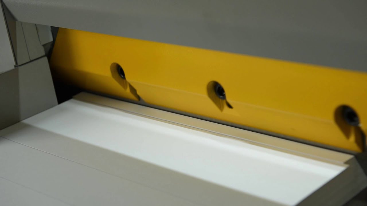 Grafcut G52H hydraulic paper cutter (guillotine) - YouTube