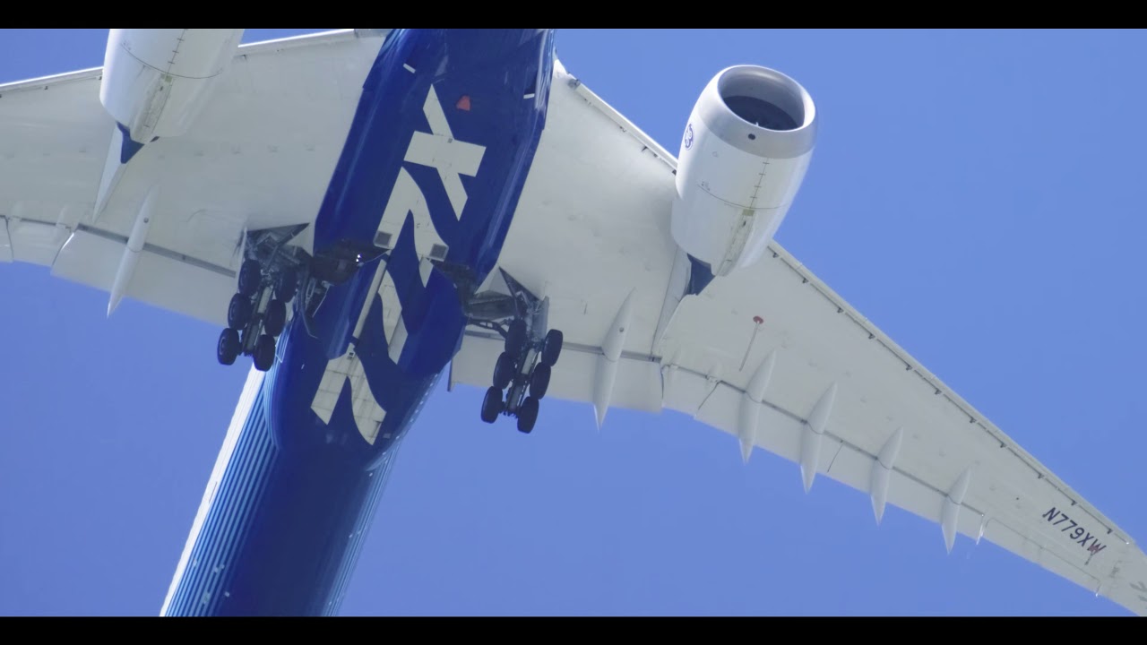 777X landing gear video - YouTube
