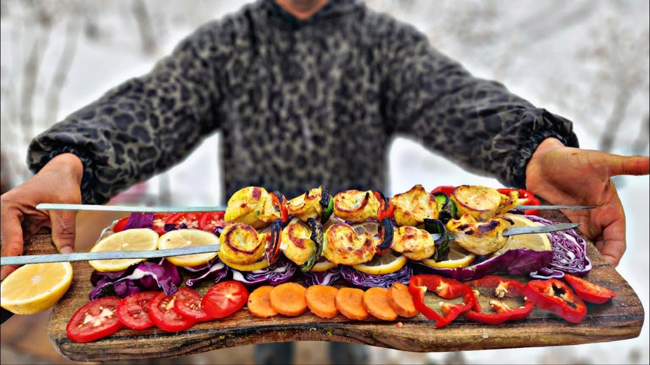 Cooking snail chicken kebab in a blizzard of -15 degrees 🥶 - YouTube