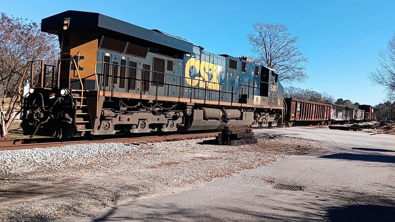 CSXT 5282 leads CSX MOW train at Little Mountain SC on the CSX CN&L ...