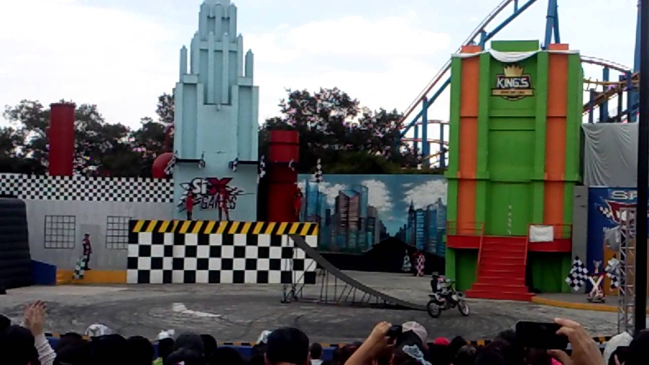 Six Games Six Flags Mexico - YouTube