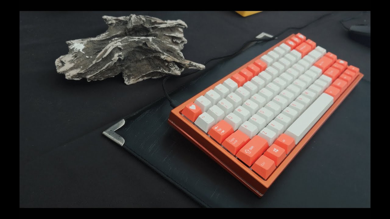 KBD75V1 Feker Pandas +Sakurious on middle row typing test - YouTube