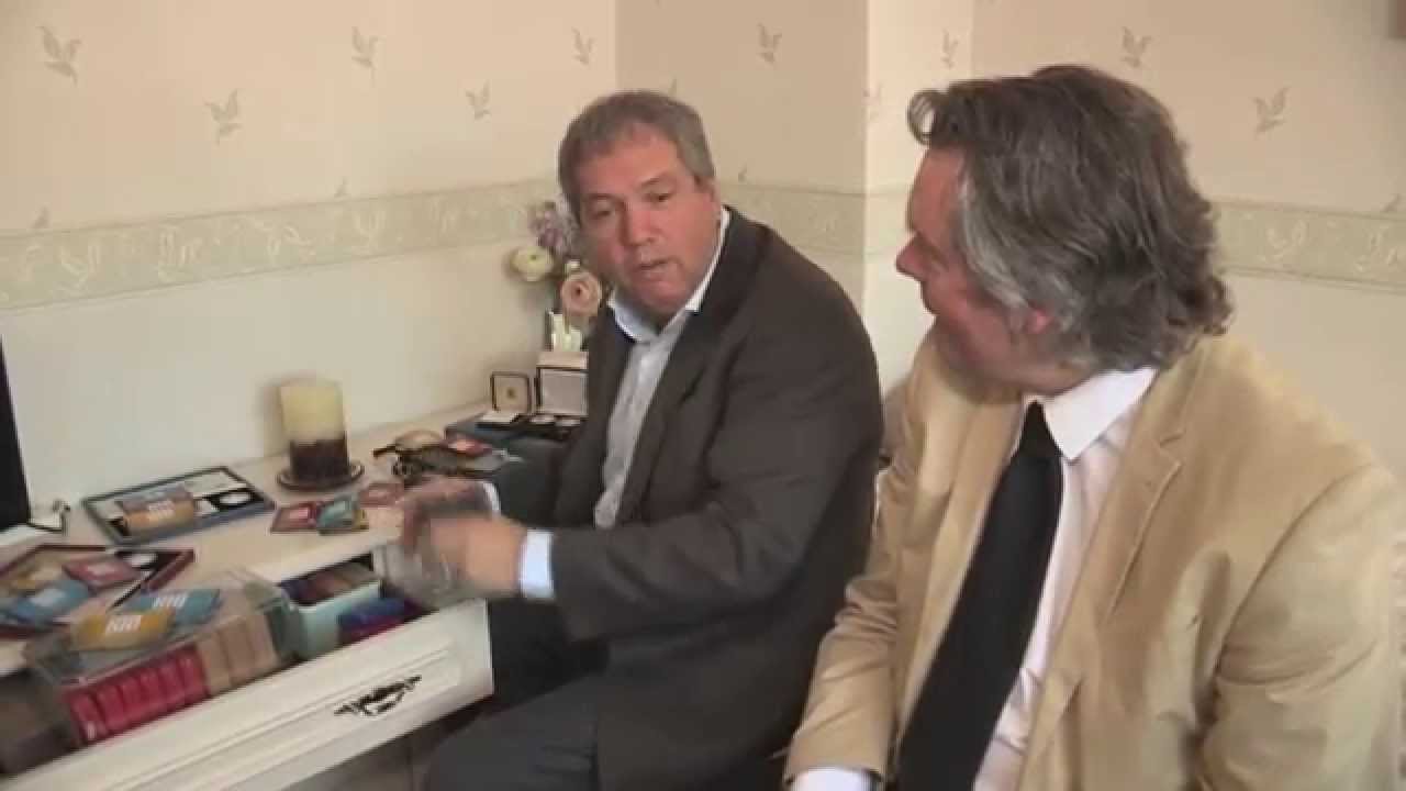 Secret Dealers | Outtakes 2 | ITV - YouTube