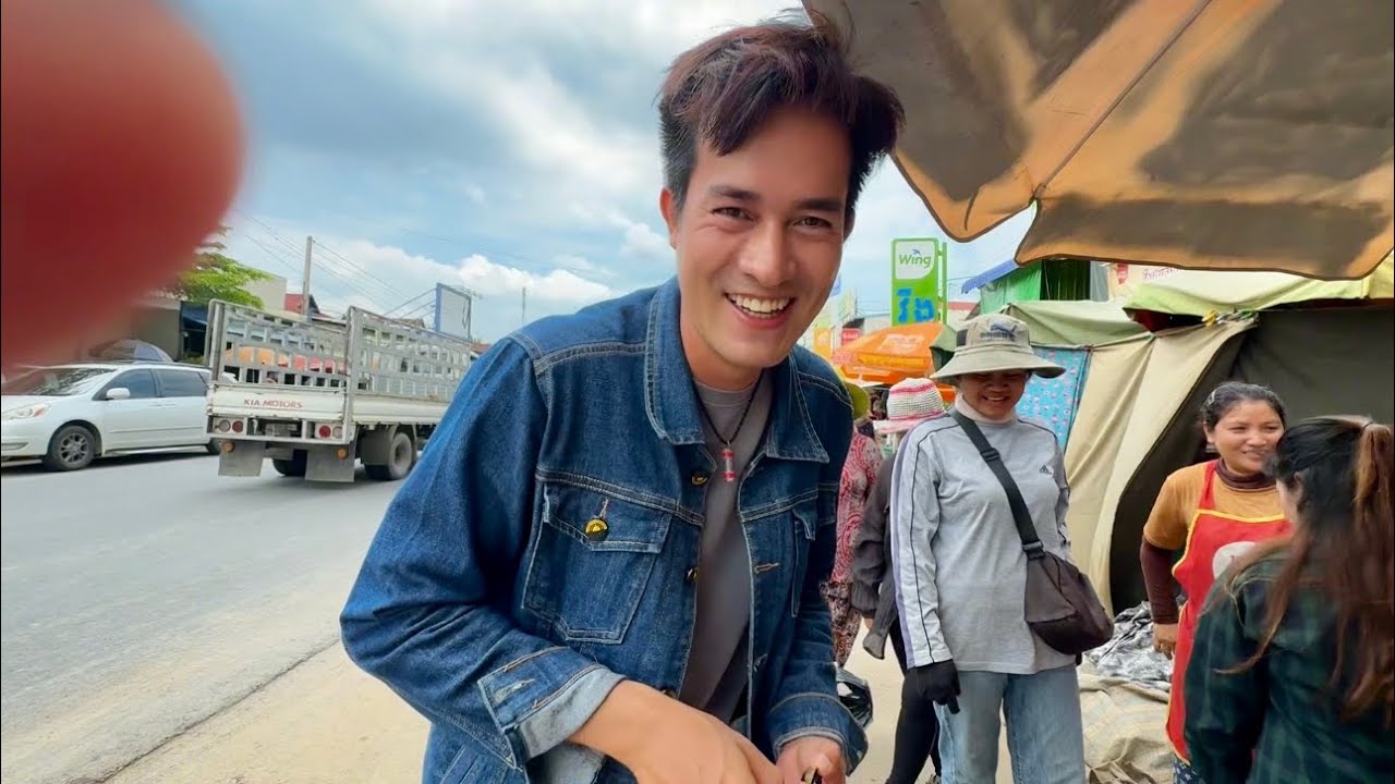 បាយជាមួយ លៀសហា តាមផ្លូវ / street food LEAS HAL - YouTube