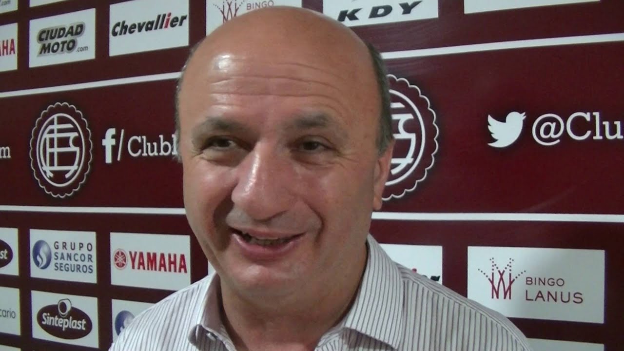 Nicolas Russo hablando del mercado de pases en el Club Lanus ...