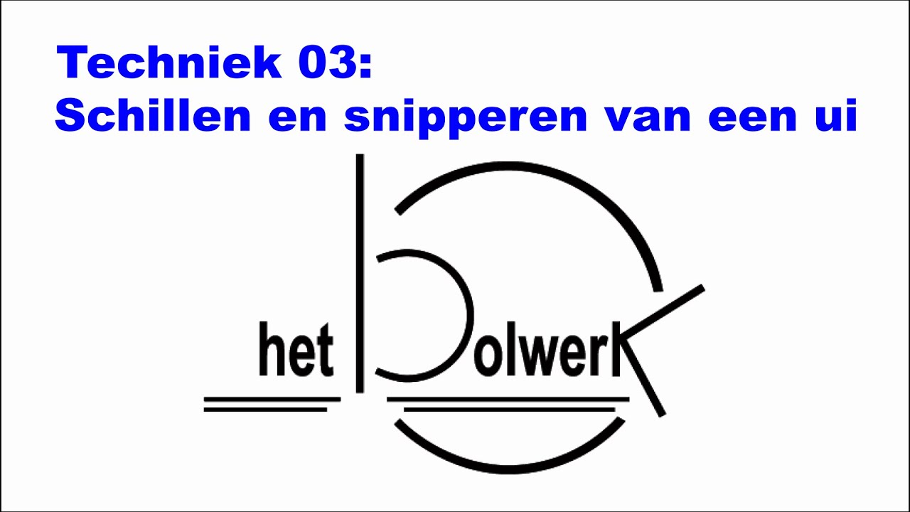 Techniek 03 Het schillen en snipperen van een ui - YouTube