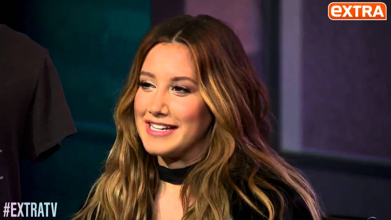 Ashley Tisdale replies to fan questions on Extra TV - YouTube