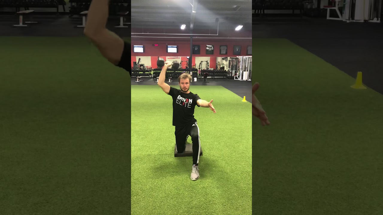 1/2 kneeling one arm shoulder press - YouTube