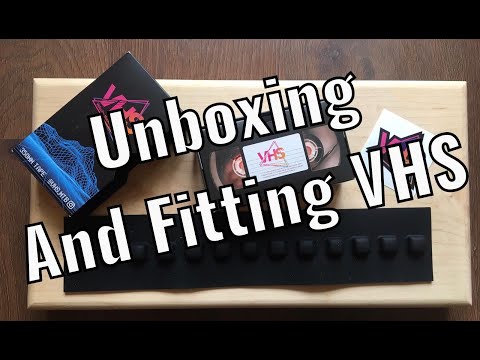 Auspacken des VHS-Kettenstrebenschutzes / Montageanleitung