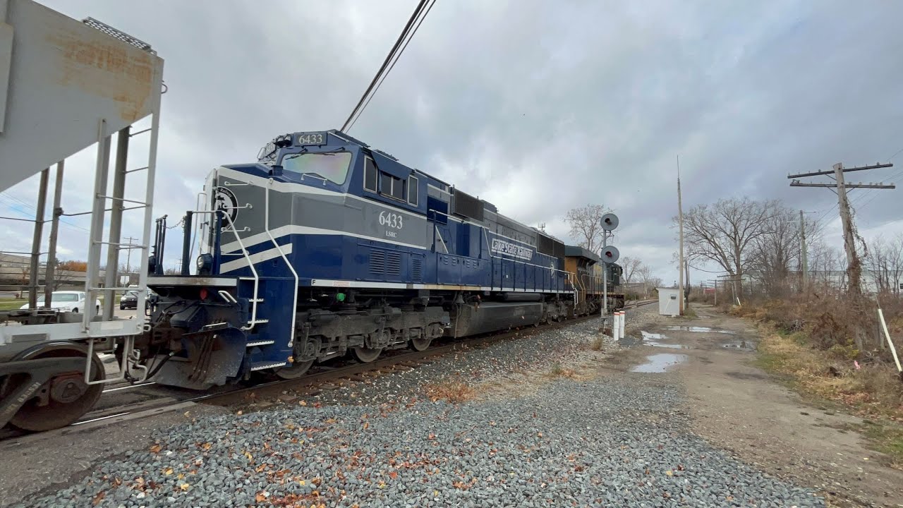 CSX 923 & LSRC 6433 Lead Manifest NB on the Saginaw Sub Veteran's Day ...