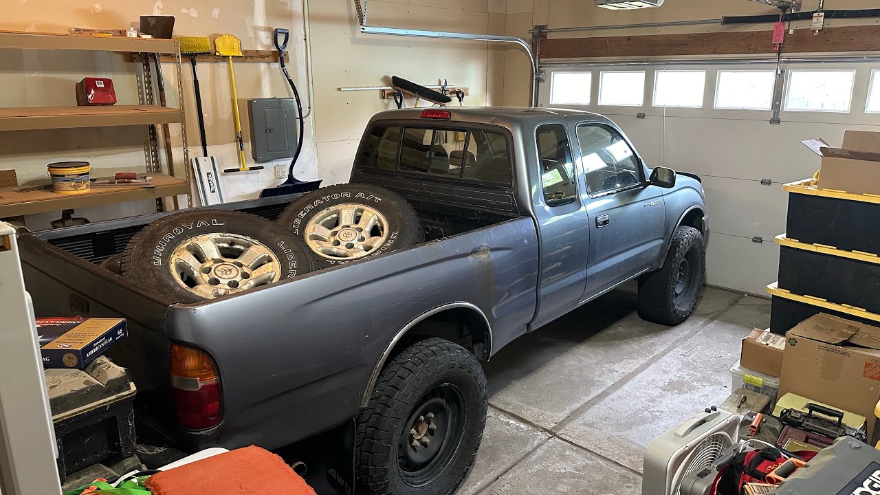 I Bought a First Gen Tacoma V6 Manual 4x4 - YouTube