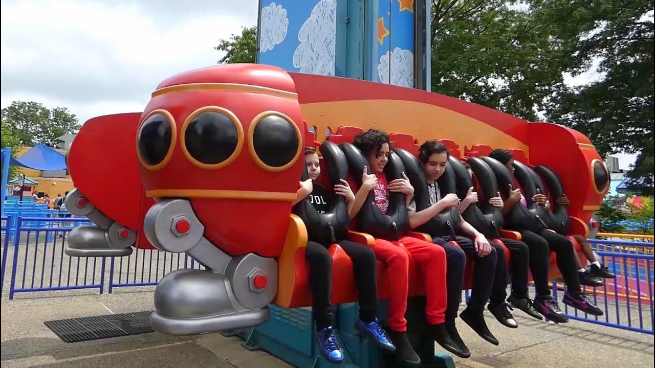 Sesame Place - Blast Off with Elmo! @SesameStreet - YouTube