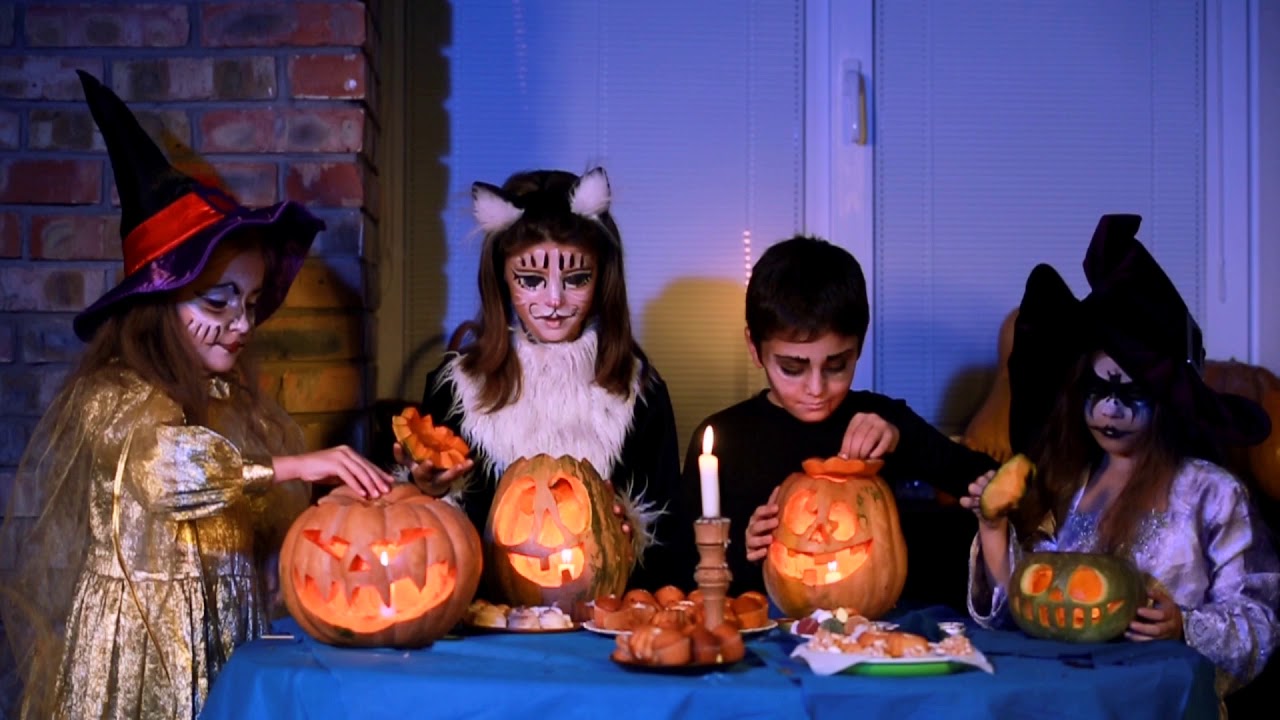 Halloween i Sverige - YouTube