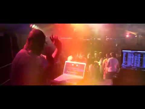 DJ ATTILA der Party DJ aus Dresden Booking unter PARTY-ERLEBEN.de