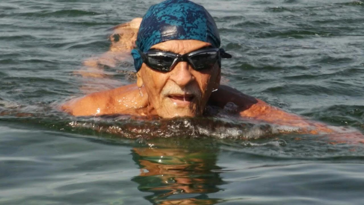 'The sea rejuvenates you': Cubans defy aging by diving in | AFP - YouTube