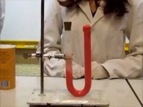 Expérience : Les éruptions en fonction de la viscosité du magma - YouTube