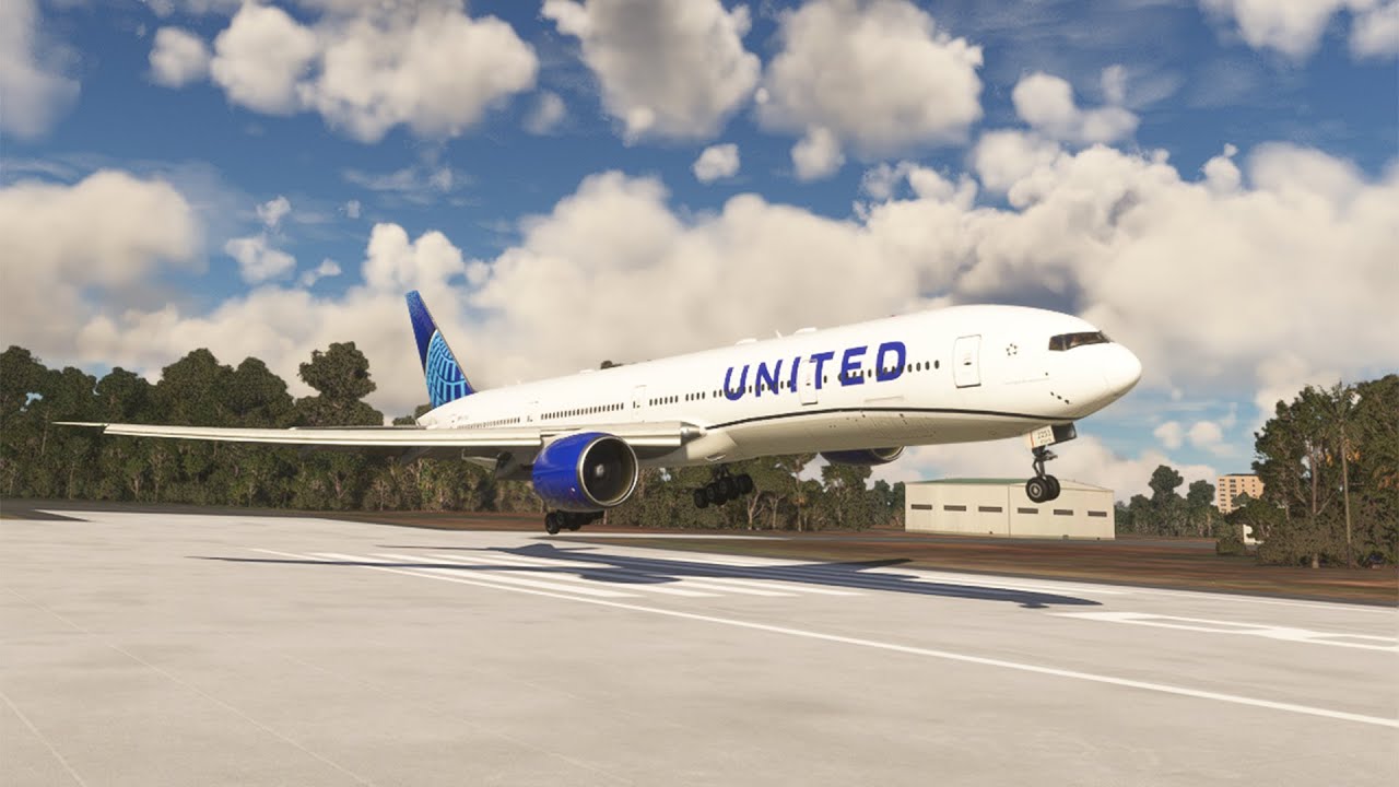 Dangerous landing Boeing 777 United Airlines at Dabolim Airport ...