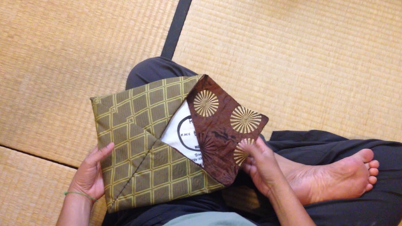 How to: Rakusu On & Off | Rev. Liên Shutt - YouTube