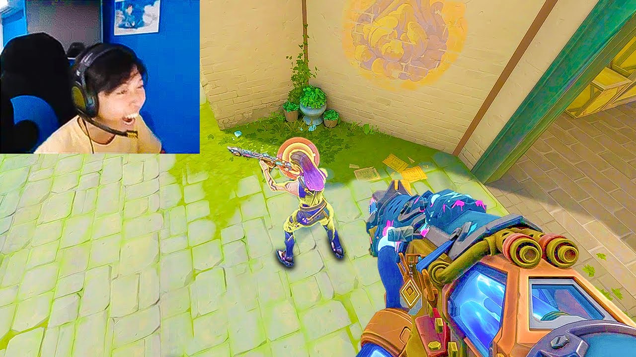 Radiant Neon vs. Pro Players + Streamers - YouTube