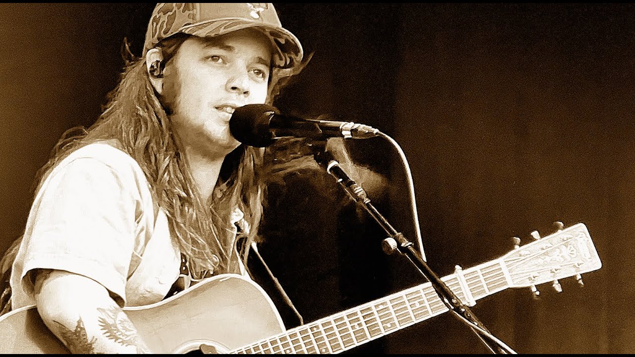 Billy Strings - "Southern Flavor" Virtuoso Fire Jam w/Sierra Hull Live ...