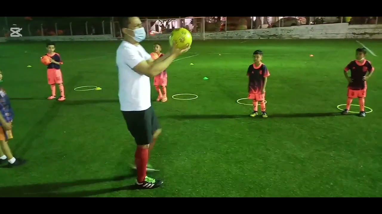 Fundamentación Técnica, recepción y control del balón en el fútbol ...