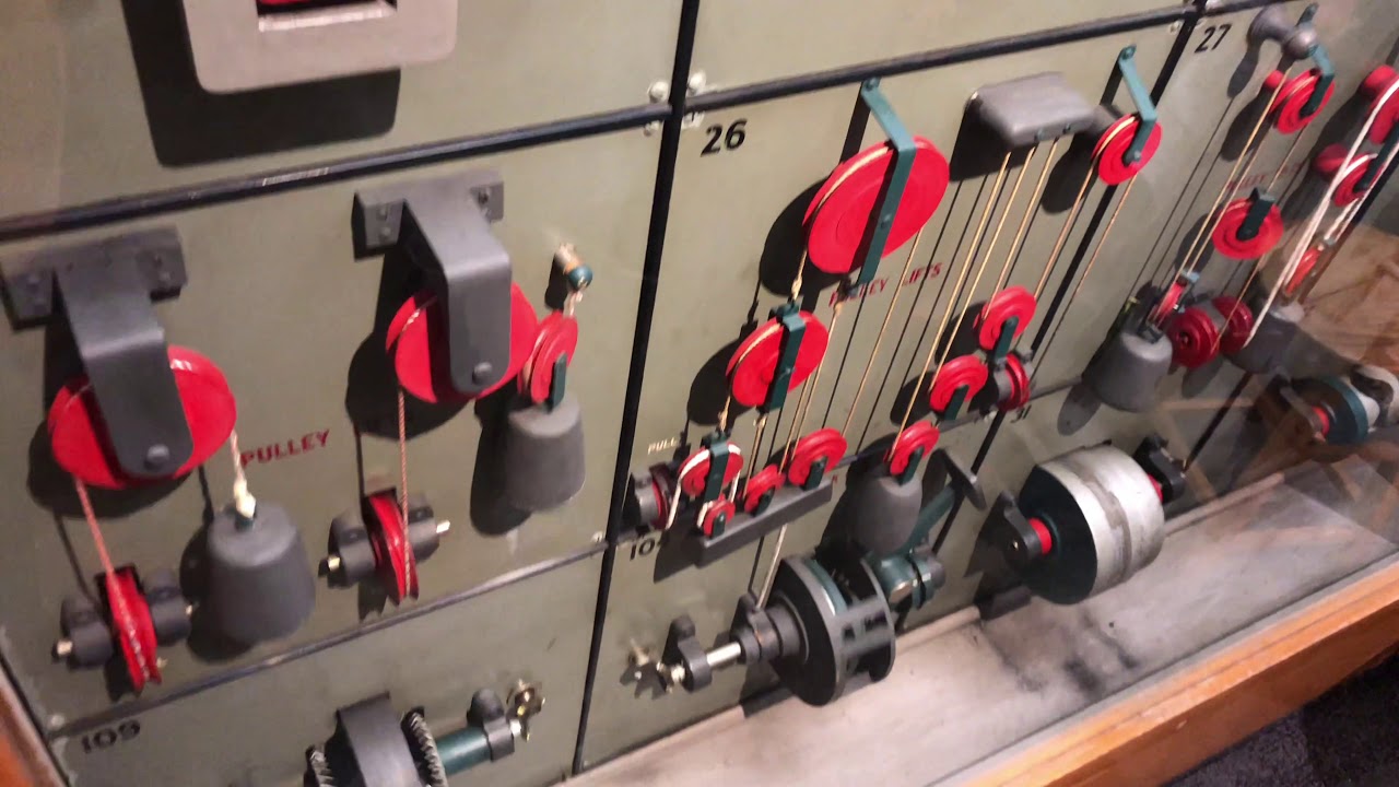 4K 30fps - Boston, MA: Mechanical Engineering Exhibit At Museum Of ...