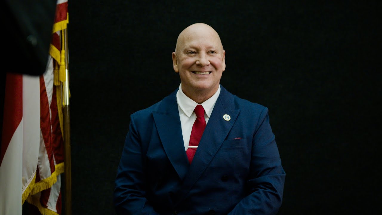 County Commissioner Mike Stroud Oath Swearing In - YouTube
