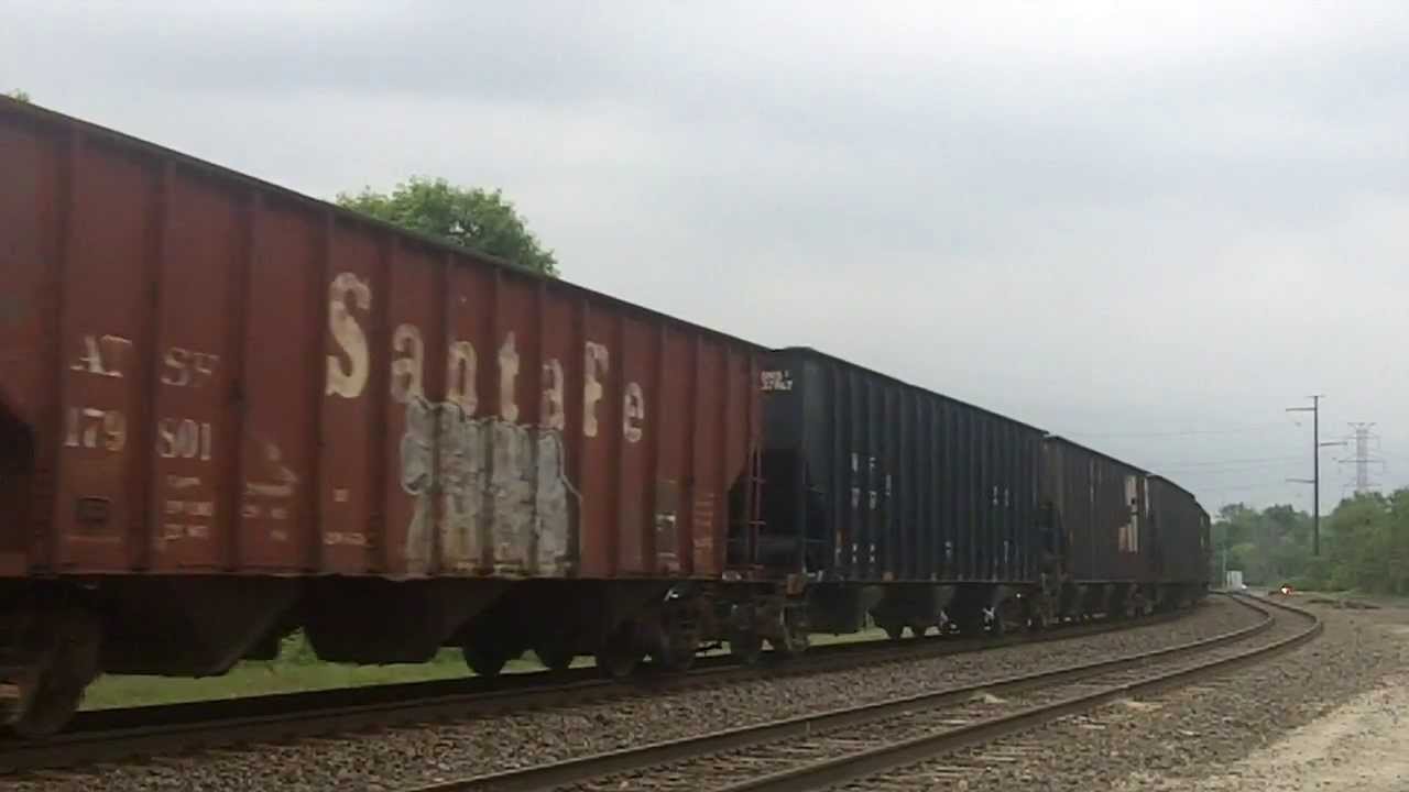 BNSF 5357 Leads a Freight West In Barstow, IL - YouTube