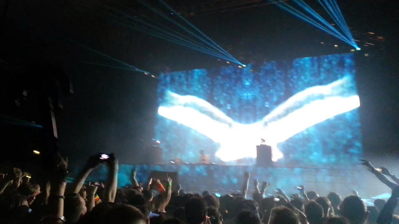 ABGT 050 - LONDON - Above & Beyond -- Sticky Fingers - YouTube