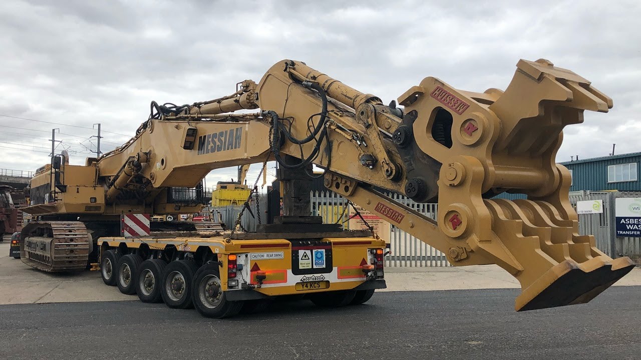 Extreme Dangerous Biggest Excavator - Shredding and smashing - YouTube