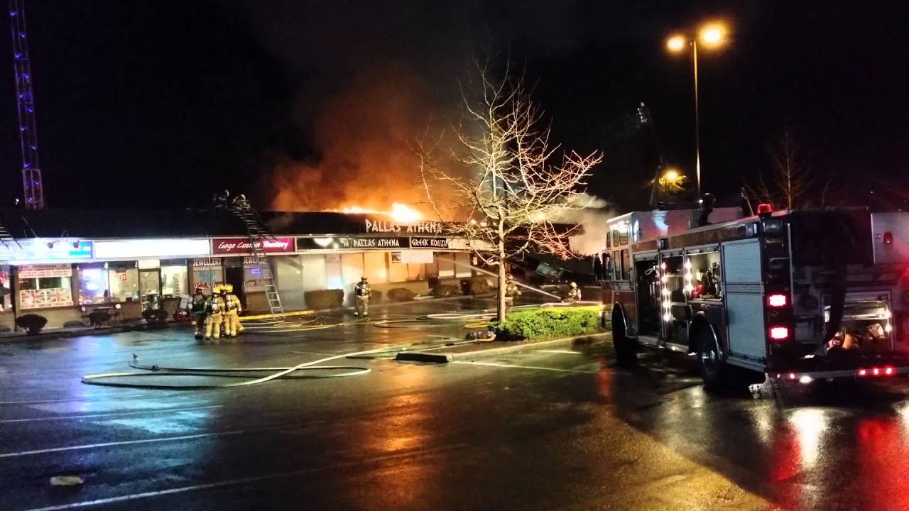 4K Video Strip Mall Fire in Coquitlam Barnet Hwy & Falcon Dr - YouTube